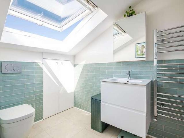 2 bed flat for sale