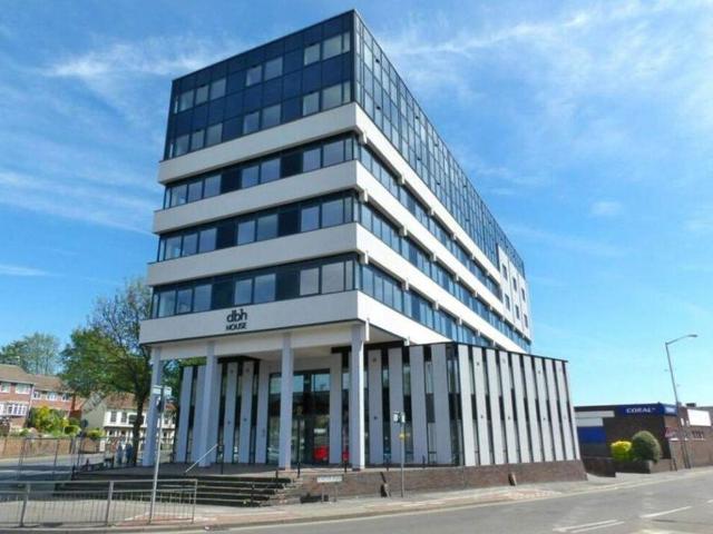 2 bed flat for sale