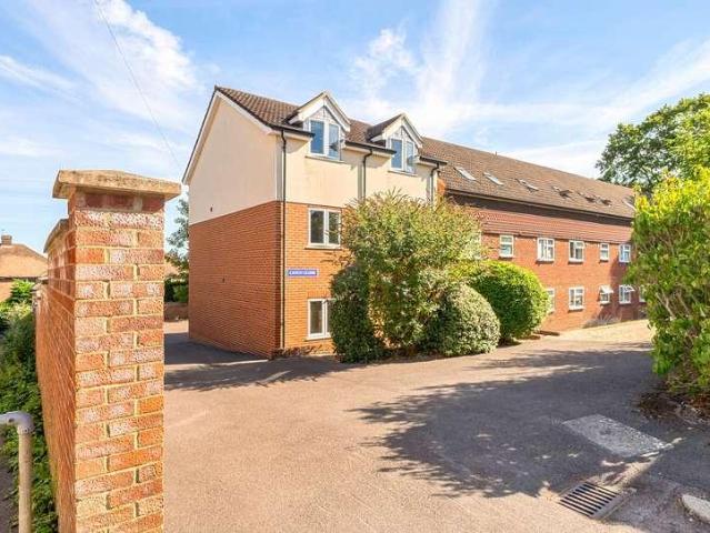 2 bed flat for sale
