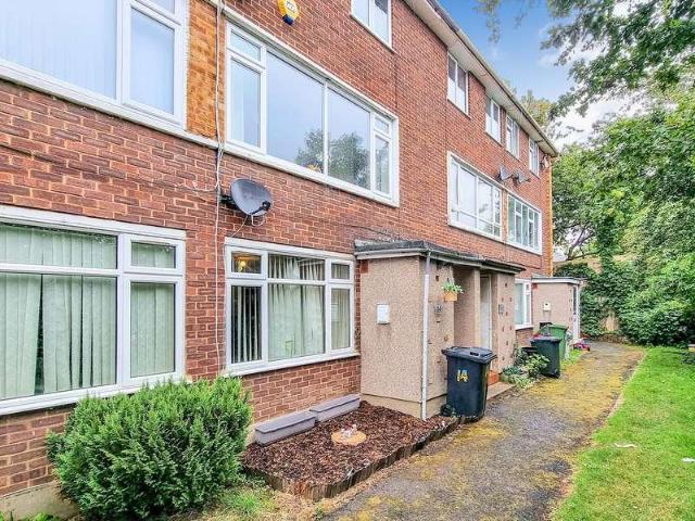 2 bed flat for sale