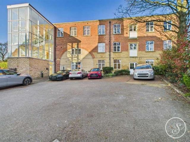 2 bed flat for sale