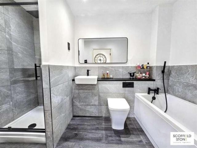 2 bed flat for sale