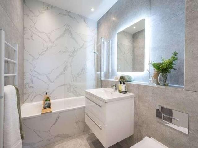 2 bed flat for sale