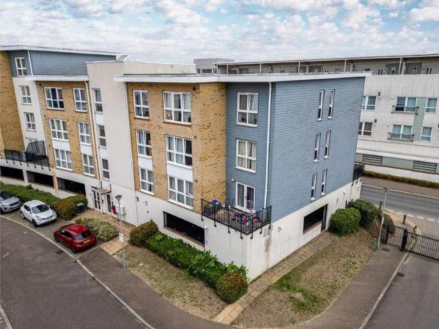 2 bed flat for sale