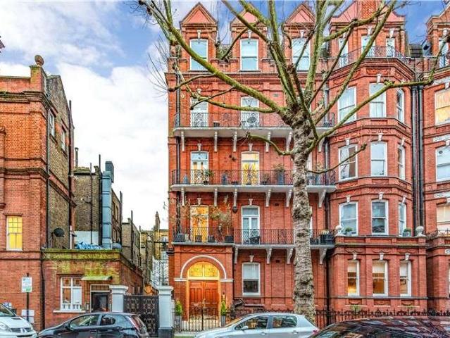2 bed flat for sale