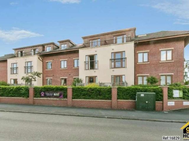 2 bed flat for sale