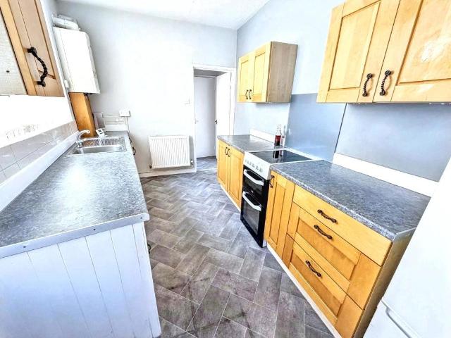 2 bed flat for sale