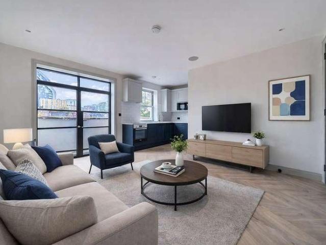 2 bed flat for sale