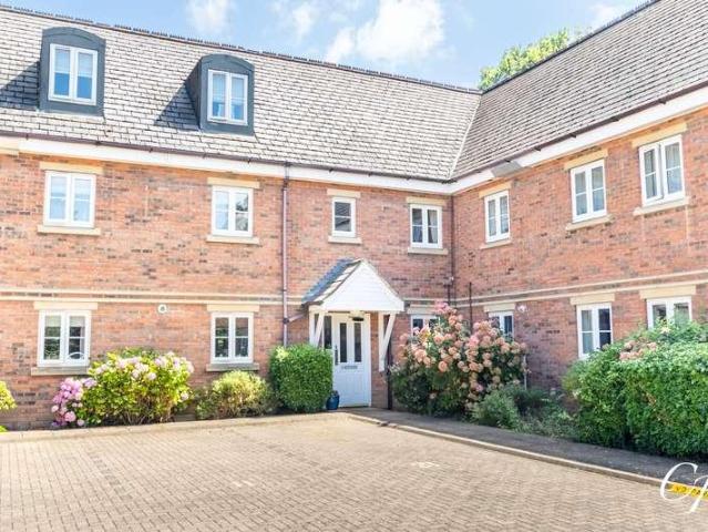 2 bed flat for sale