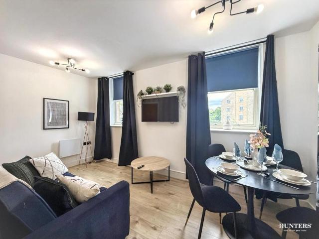 2 bed flat for sale