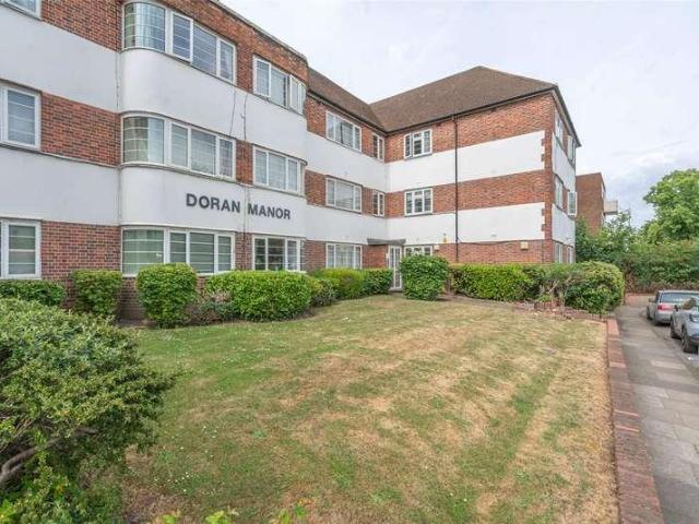 2 bed flat for sale