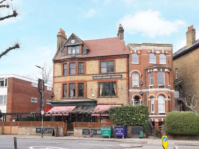 2 bed flat for sale