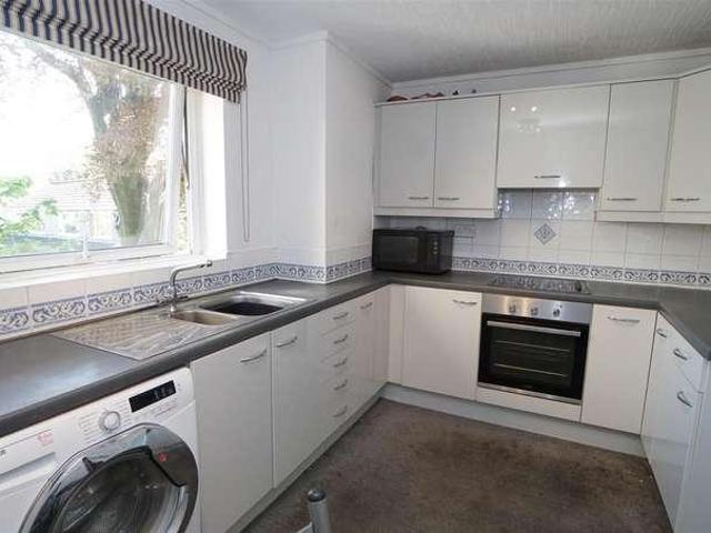 2 bed flat for sale