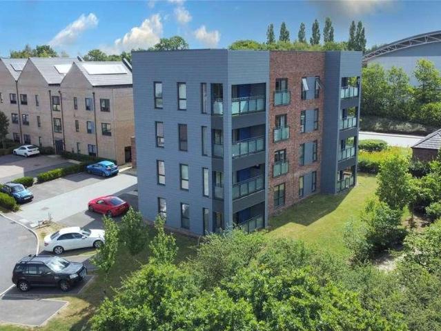 2 bed flat for sale