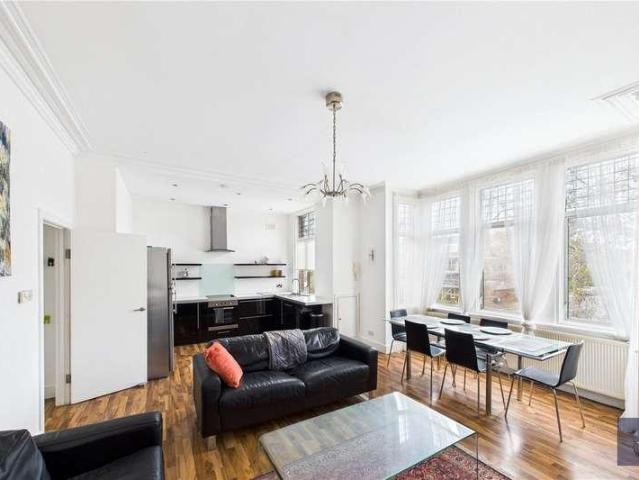 2 bed flat for sale