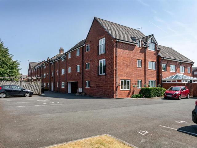 2 bed flat for sale