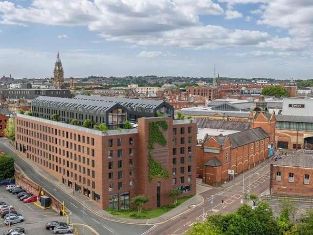 2 bed flat for sale