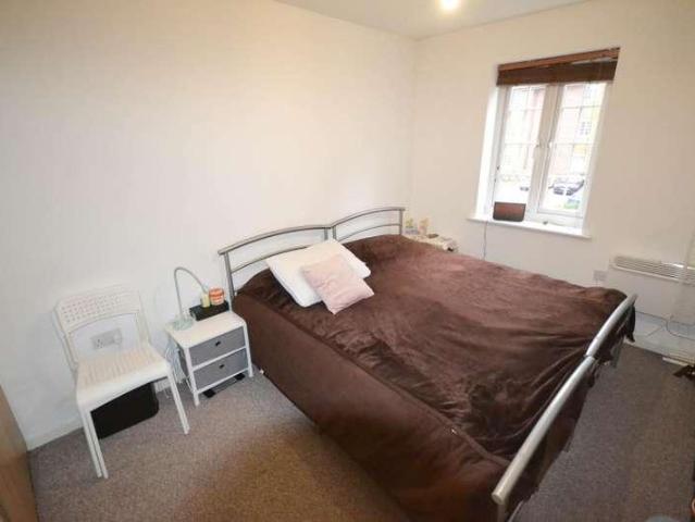 2 bed flat for sale