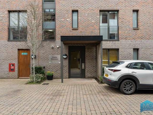 2 bed flat for sale