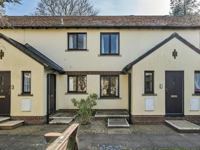 2 bed flat for sale