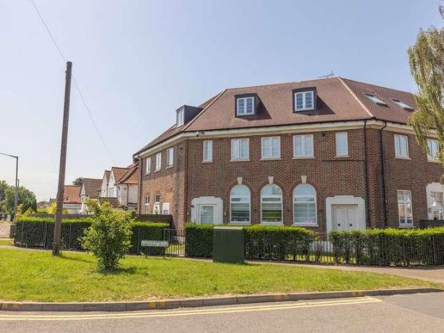 2 bed flat for sale