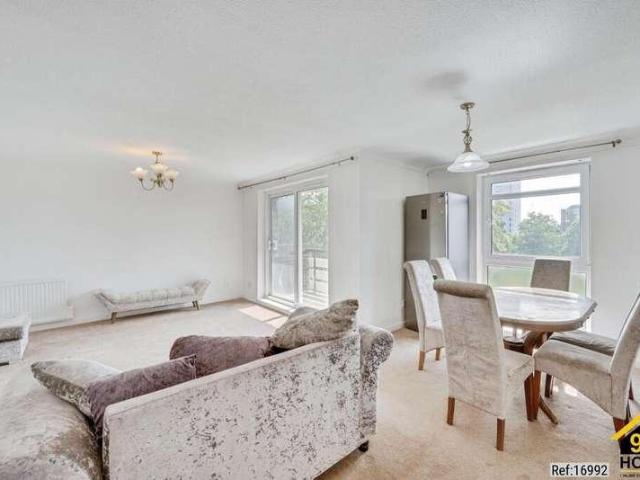 2 bed flat for sale
