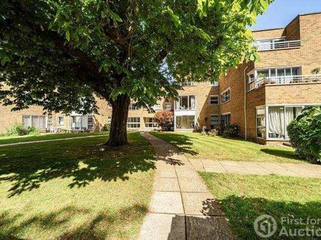 2 bed flat for sale