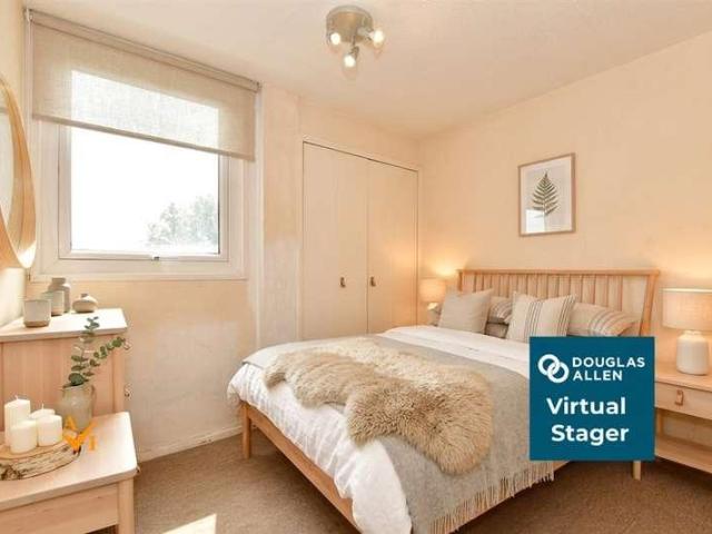 2 bed flat for sale