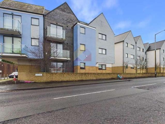 2 bed flat for sale