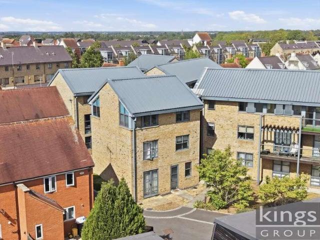 2 bed flat for sale