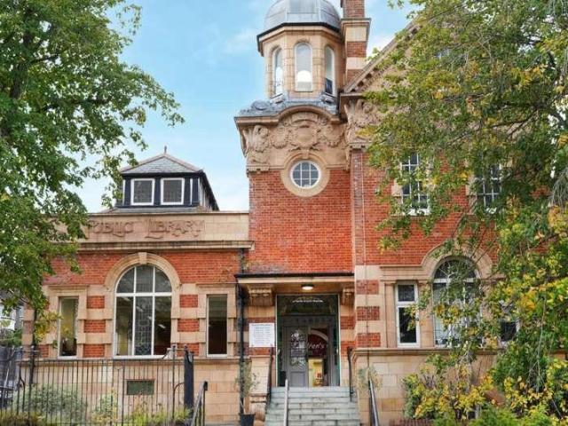 2 bed flat for sale