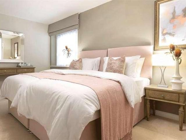 2 bed flat for sale