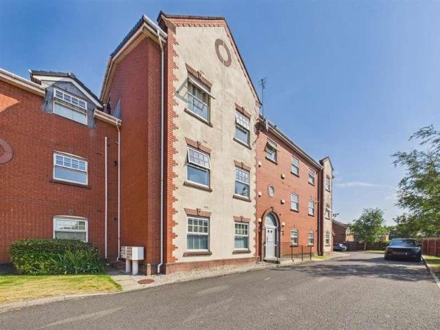 2 bed flat for sale