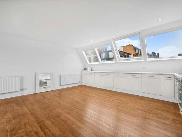 2 bed flat for sale
