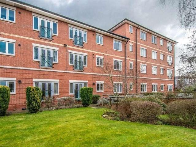 2 bed flat for sale