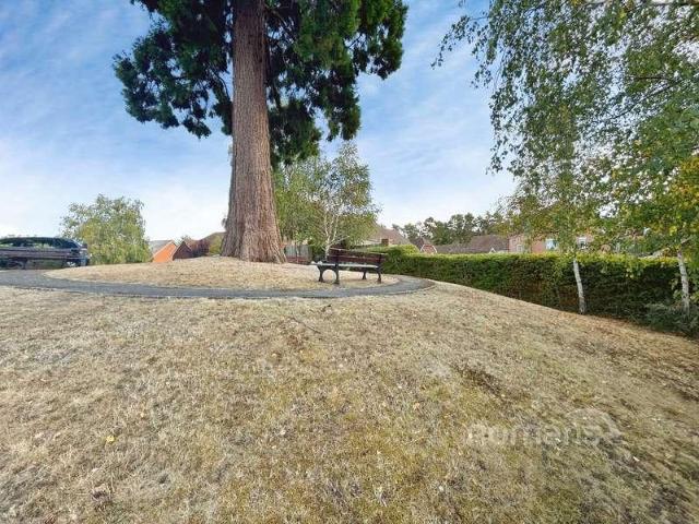 2 bed flat for sale