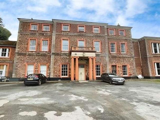 2 bed flat for sale