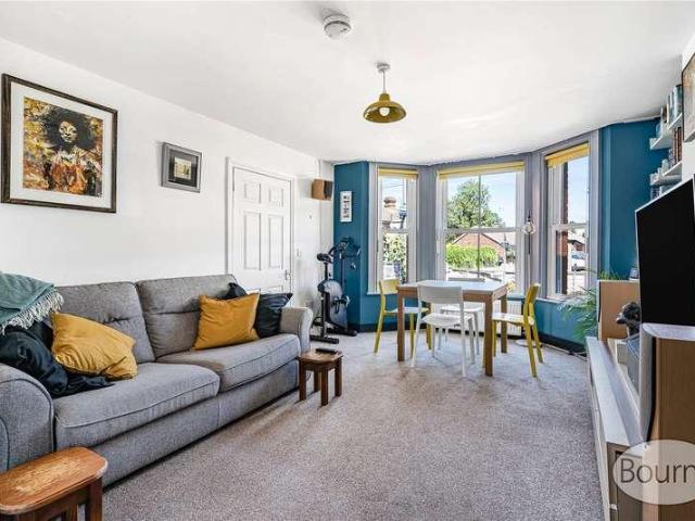 2 bed flat for sale