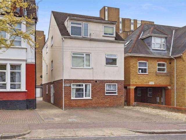 2 bed flat for sale