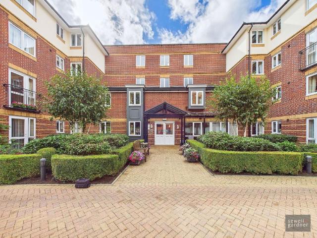 2 bed flat for sale