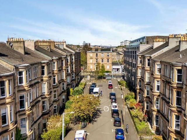 2 bed flat for sale