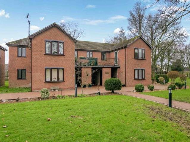 2 bed flat for sale