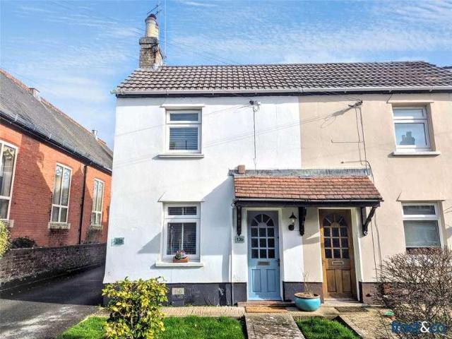 2 bed flat for sale