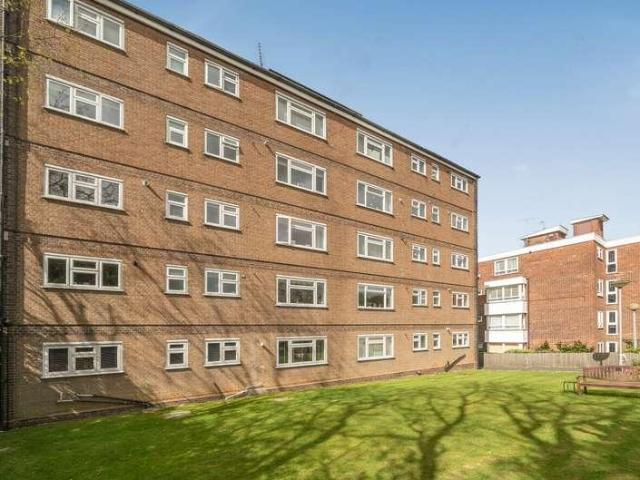2 bed flat for sale