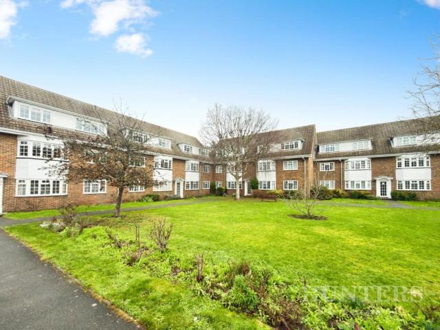 2 bed flat for sale