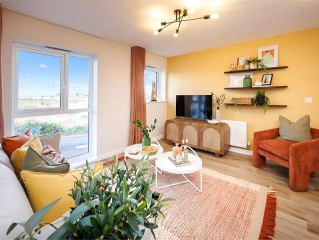 2 bed flat for sale