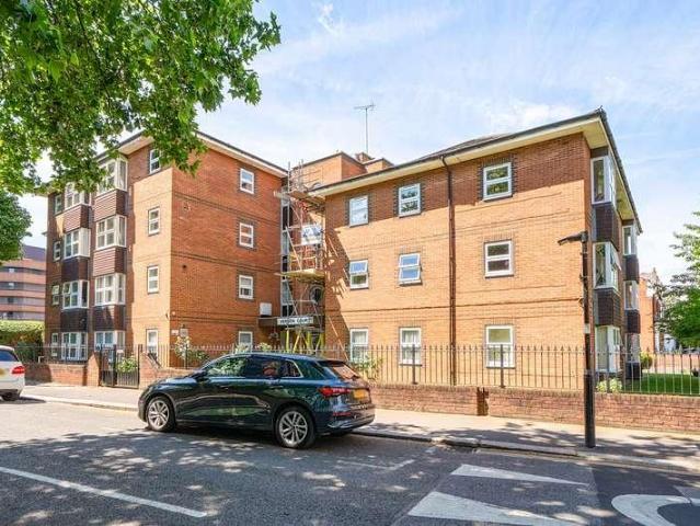 2 bed flat for sale