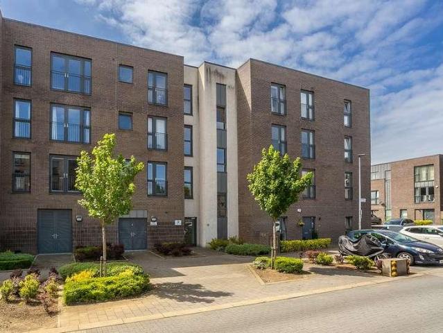 2 bed flat for sale