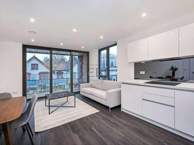 2 bed flat for sale