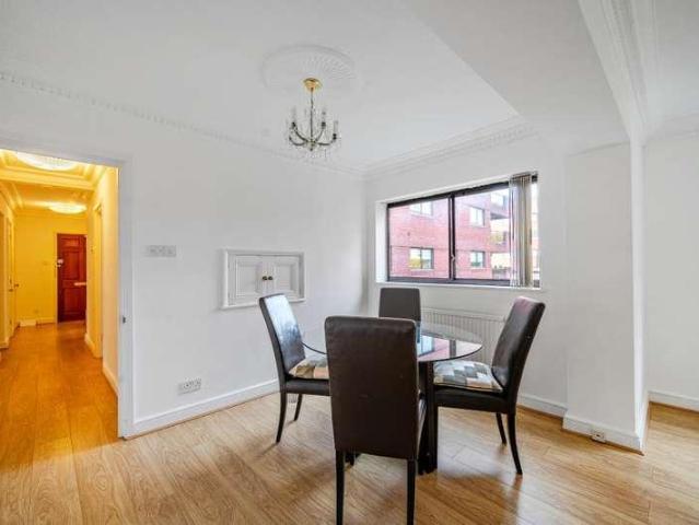 2 bed flat for sale